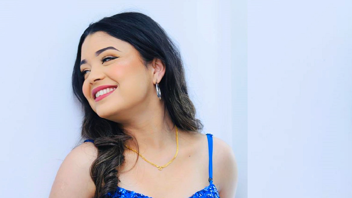 गायिका समीक्षाले पलको नाम लिँदै चिढ्याउने दर्शकलाई स्टेजबाटै दिइन् ...